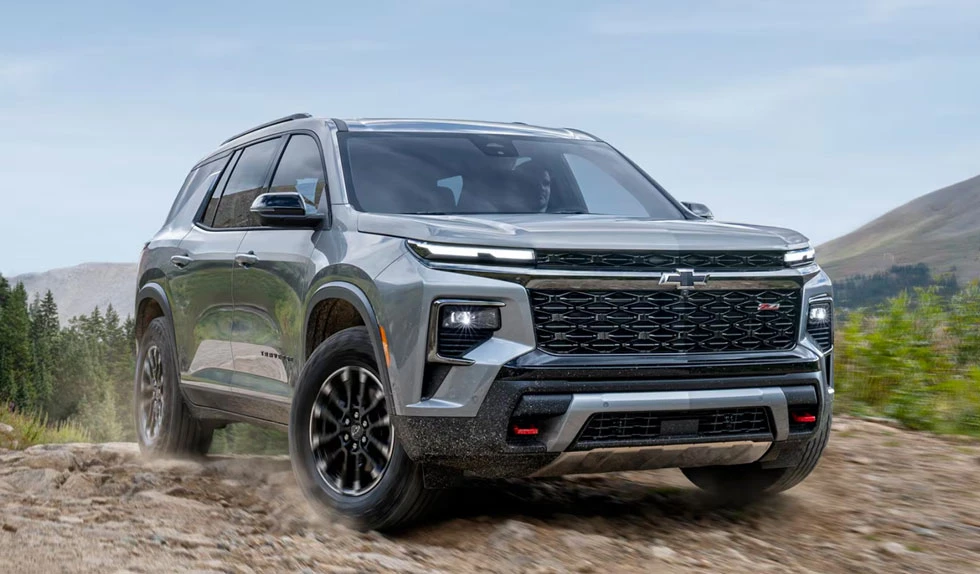 2025 Chevrolet Traverse vs. 2025 Ford Explorer | Hendrick Chevrolet Monroe